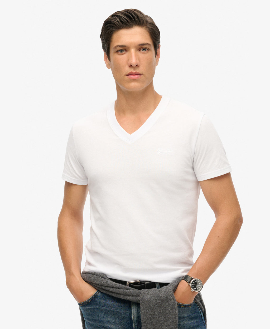 Essential Logo Embroidered Vee Tee | Optic – Superdry